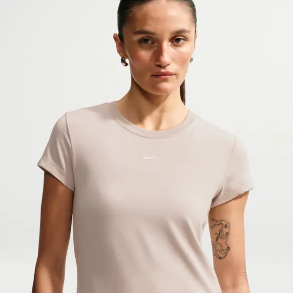 Nike Chill Knit T-shirt - Brown