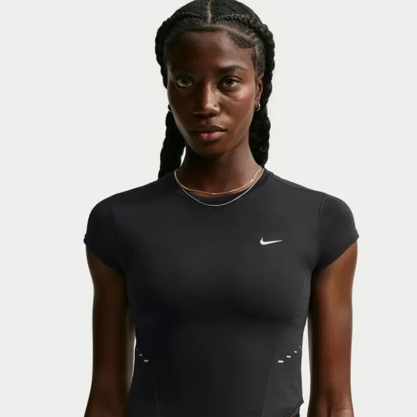 Nike Swift Dri-fit Seamless Cropped Short-sleeve Running Top - Black