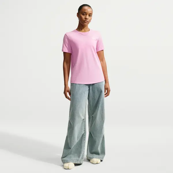 Nike Club Essentials T-shirt - Pink