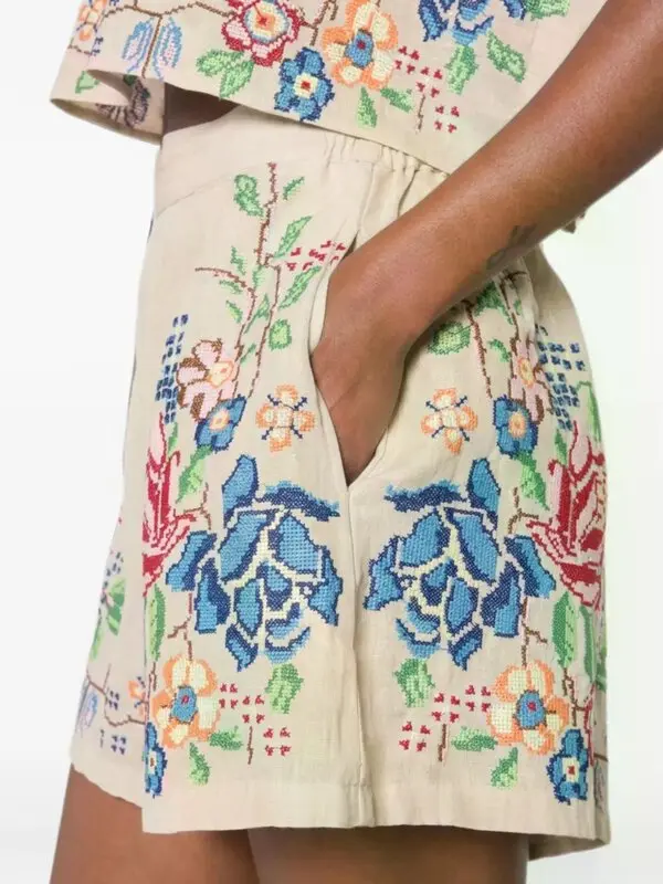 ORSINA Floral Embroidered Pleated Shorts