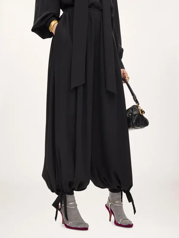 Chloé Fluid Pleated Pants With Knot Detailing - Black
