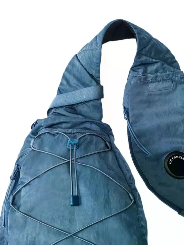 C.P. COMPANY Lens Detail Bungee-cord Shoulder Bag - Blue