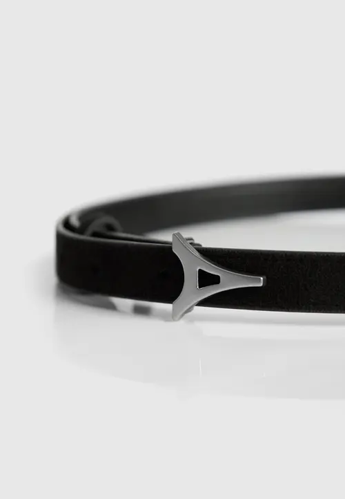 Manière De Voir Maniere De Voir Leonie Slim Suede Belt With Gold Hardware - Black