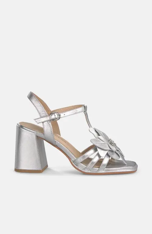 ALMA EN PENA Metallic Sandal With Flower Detail - Silver