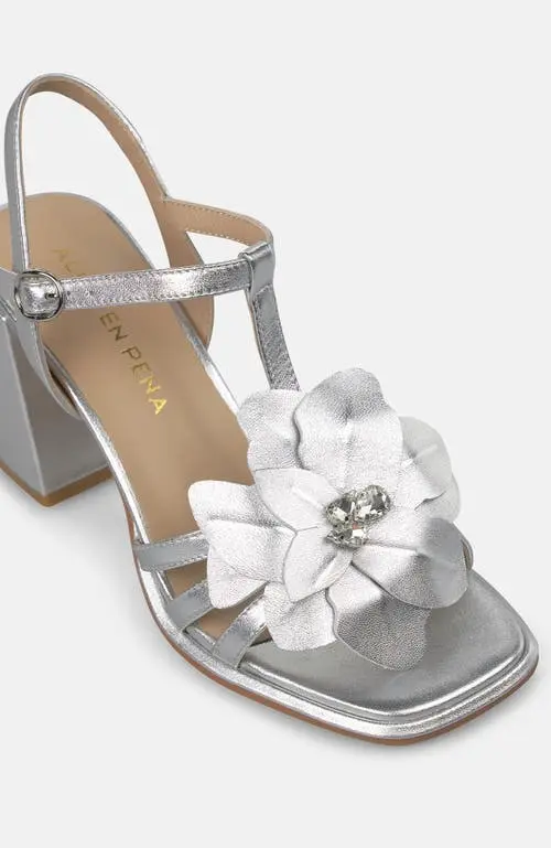 ALMA EN PENA Metallic Sandal With Flower Detail