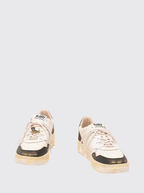 AUTRY Medalist Low Super Vintage Calfskin Sneakers With Worn Effect - Ecru