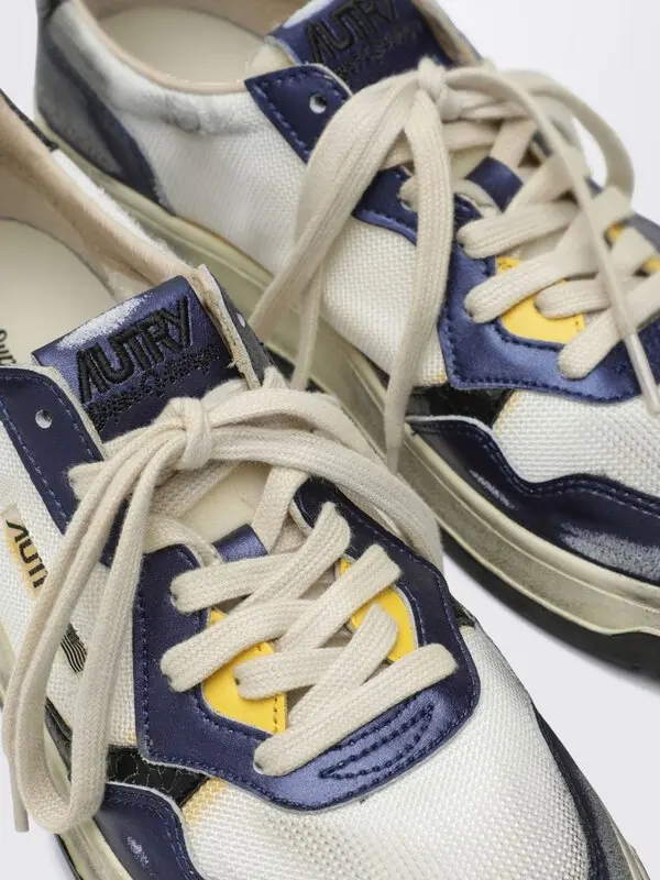 AUTRY Medalist Low Super Vintage Calfskin Sneakers With Worn Effect - Navy