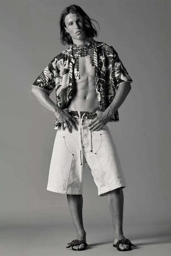 Dsquared2 Carpenter Shorts With Raw Wash And Rivet Detailing
