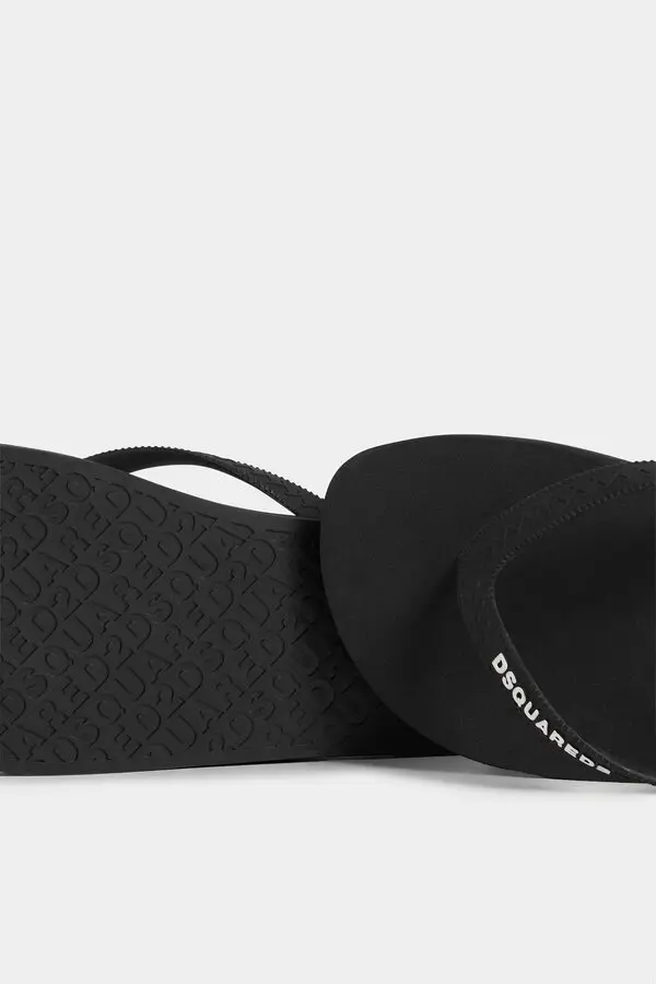 Dsquared2 Flip Flops With Logo Detail - Black