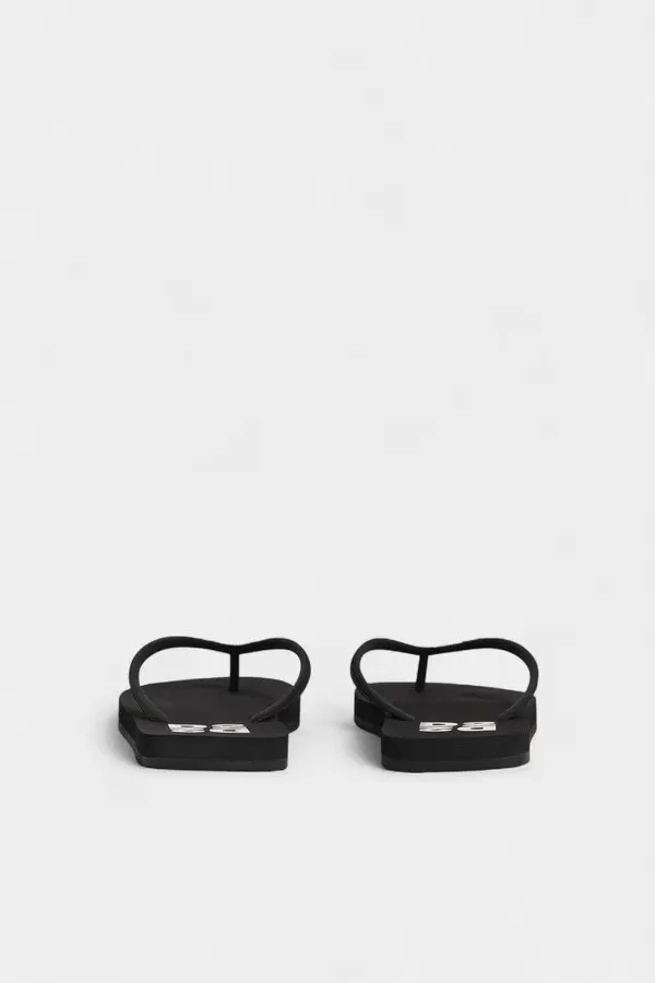 Dsquared2 Flip Flops With Logo Detail
