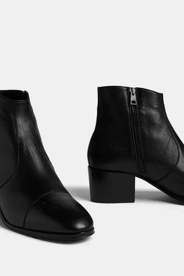 Dsquared2 Vintage Leather Ankle Boots With Perforated Toe