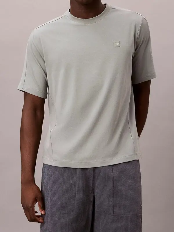 Calvin Klein T-shirt