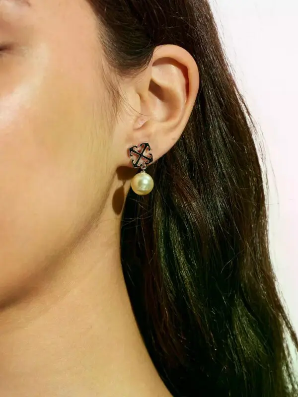 Off-White Arrows Detail Pearl Drop Earrings - Silver