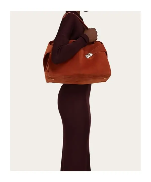 FERRAGAMO Soft Hug Shoulder Bag