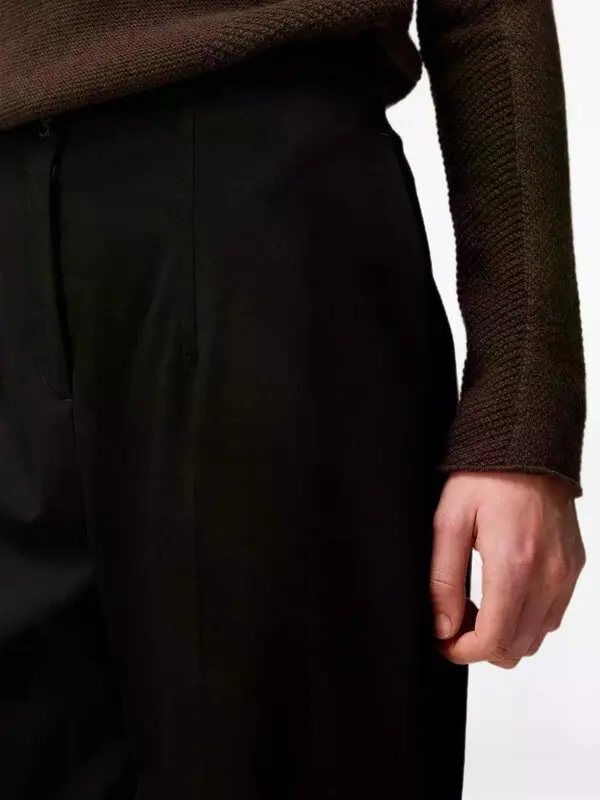 RETORI Barrel-fit Pleated Trousers