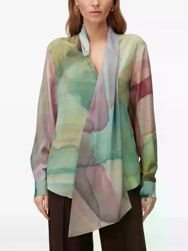 RETORI V-neck Shirt