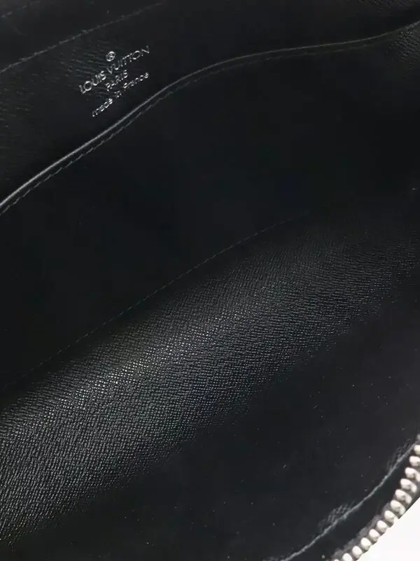 LOUIS VUITTON 2007 Taiga Leather Pochette Baikal Clutch Bag