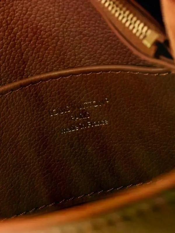 LOUIS VUITTON Capucines Souple Bag Leather Mm Shoulder Bag