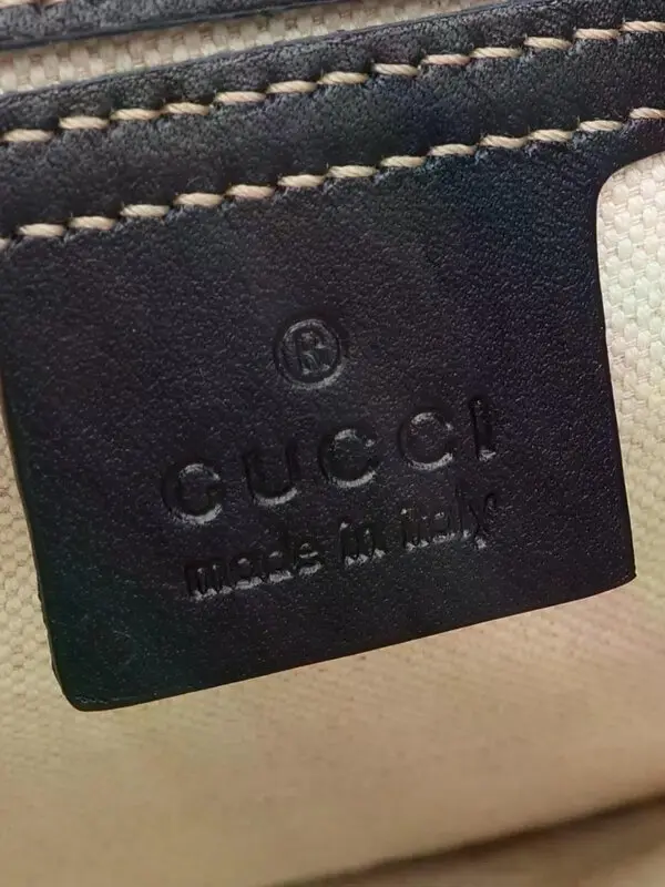 Gucci Gg Supreme Shoulder Bag