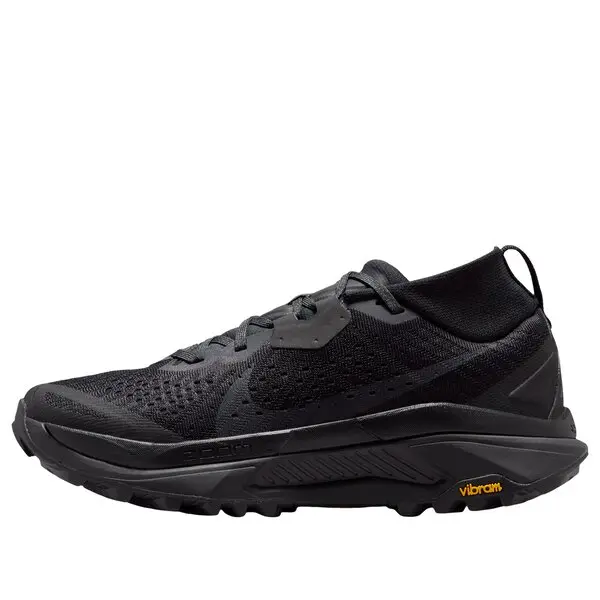 Nike Jegama Trail Sneakers