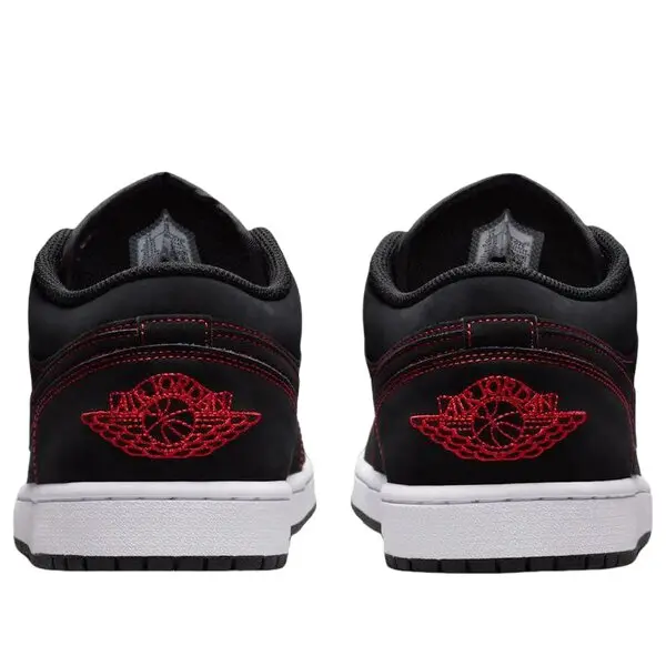 JORDAN 1 Low "bloodline" Sneakers