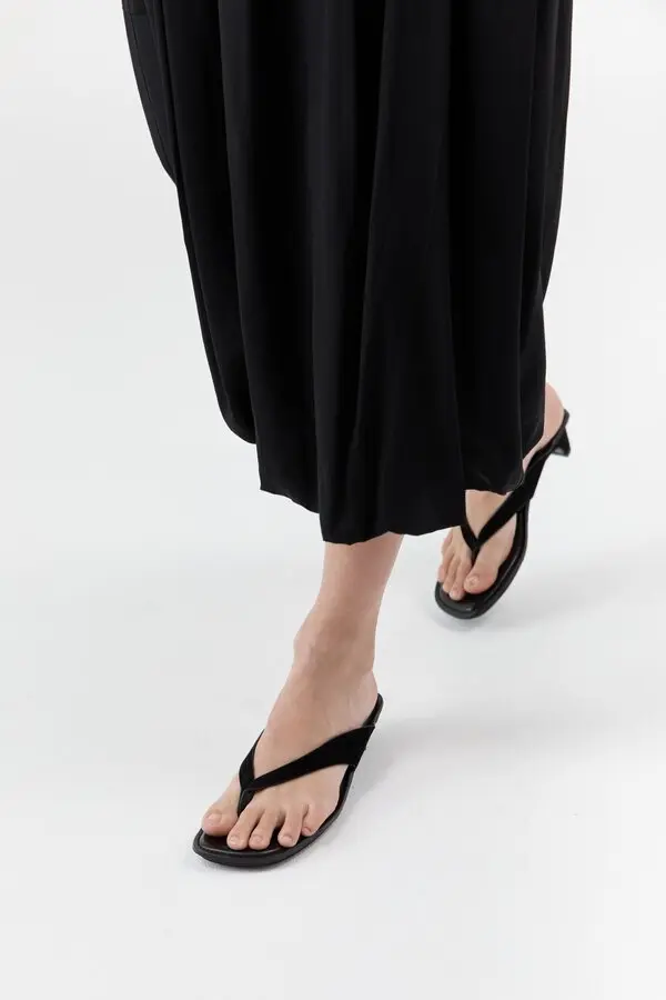 ST. AGNI Suede Opanka Heel - Black