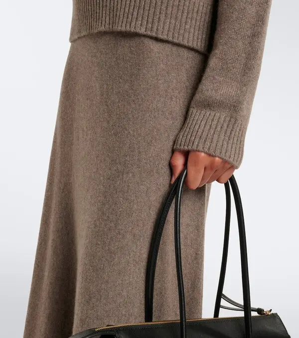 LISA YANG Cashmere Crew Neck Sweater