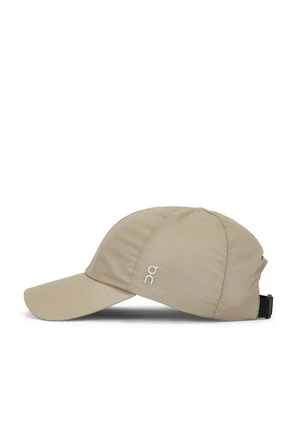 On Baseball Cap - Brume