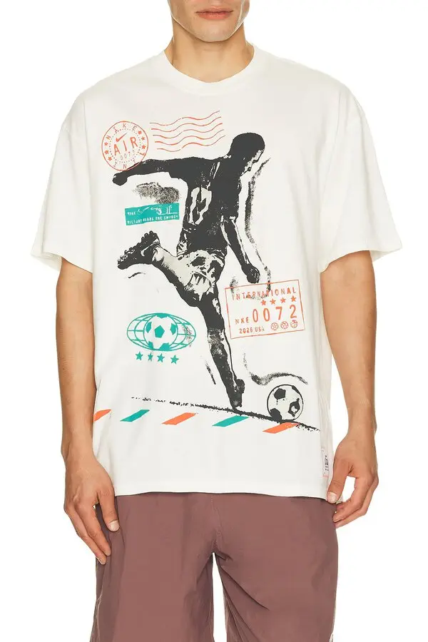 Nike Nsw Tee Lse Celeb Fb In Cream - Sail