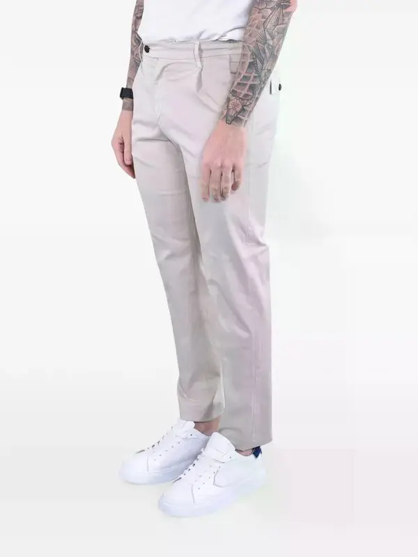 Eleventy Pleated Garment-dyed Chino Pants