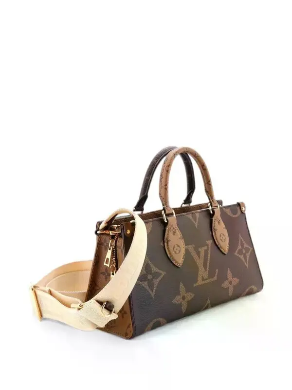 LOUIS VUITTON Onthego Tote East West Shoulder Bag
