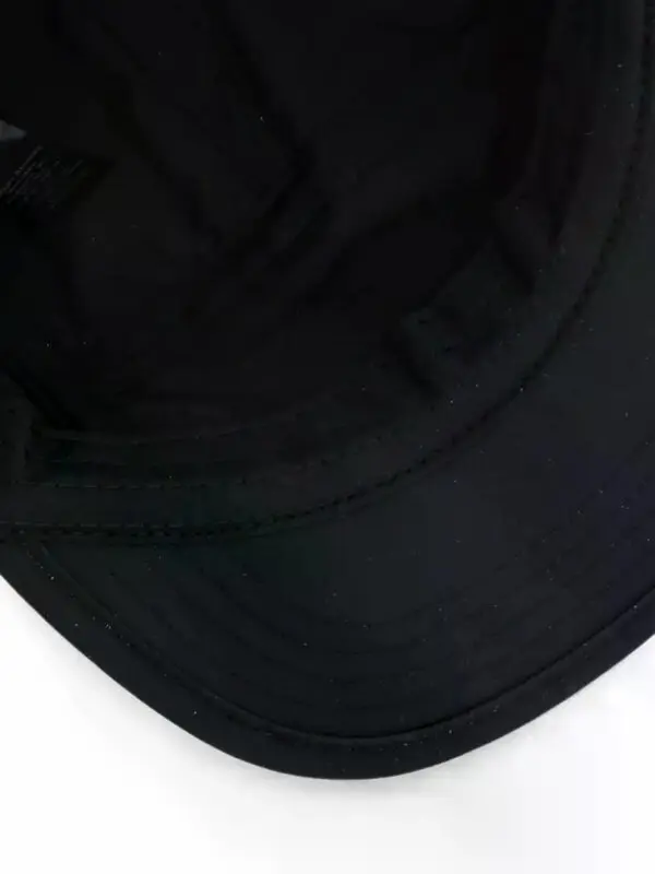 SAMSOE SAMSOE Cap With Buckle Fastening