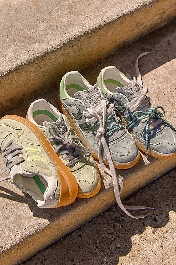 COOLWAY Goal Colorblocked Suede Sneakers - Pis