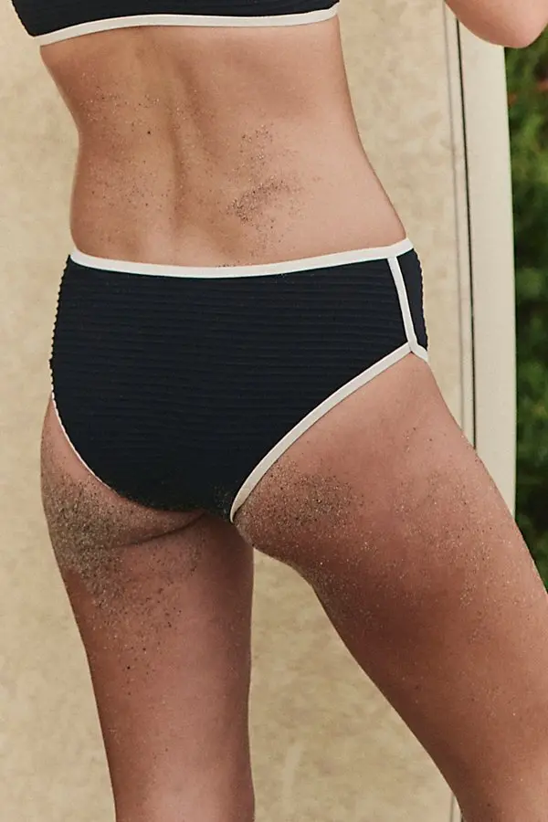 POOLSIDE PARADISO Boyshort Surf Bottoms - Black