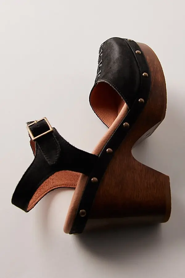 FP COLLECTION Leather Studded Platform Clogs - Black