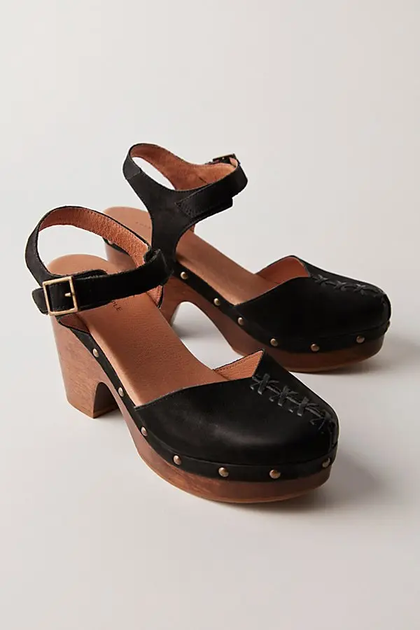 FP COLLECTION Leather Studded Platform Clogs - Black