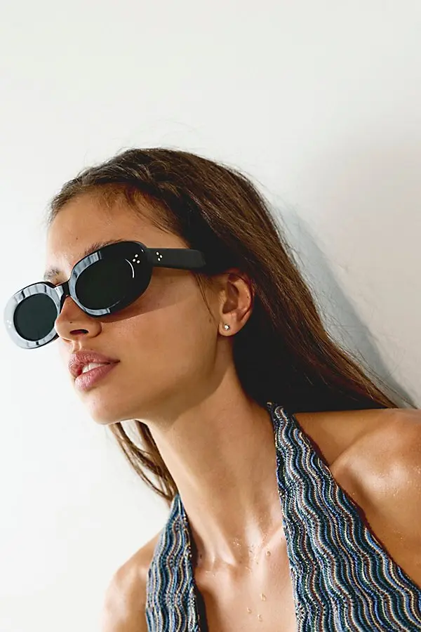 Free People Hazel Round Polarized Sunglasses - Black
