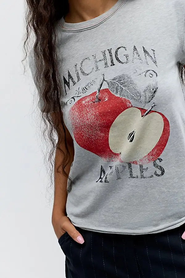 We The Free Nova Graphic Tee - Apple Combo
