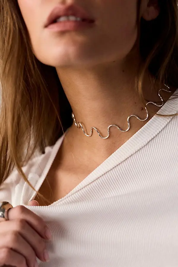 LES BEADS STUDIO Wavy Beaded Choker - Silver