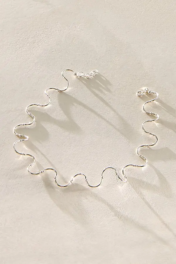 LES BEADS STUDIO Wavy Choker Necklace