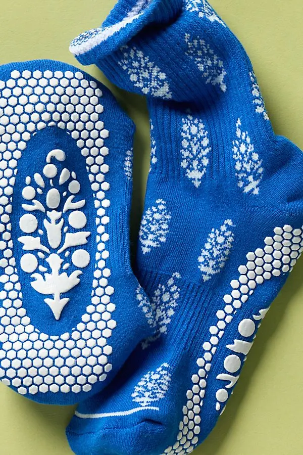 Free People Buti Buti Pilates Grip Socks - Blue Combo