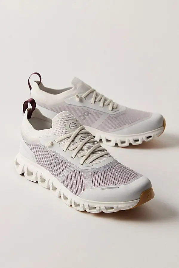 On 6 Versa Sneakers