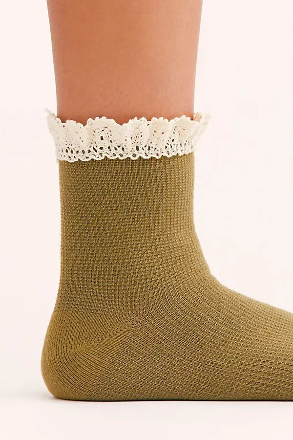 Free People Beloved Waffle Knit Ankle Socks With Crochet Lace Trim - Olive