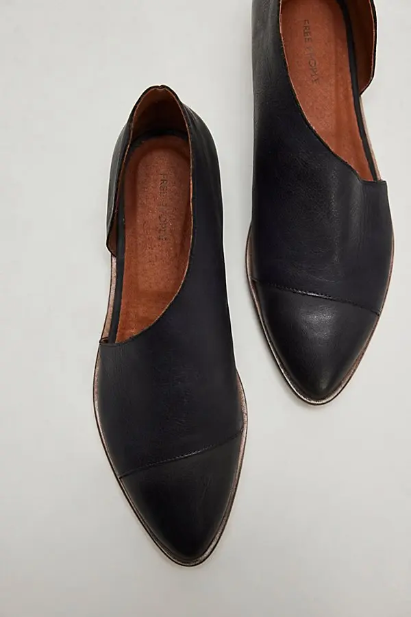 FP COLLECTION Leather Flat With Side Cutouts And Stacked Heel