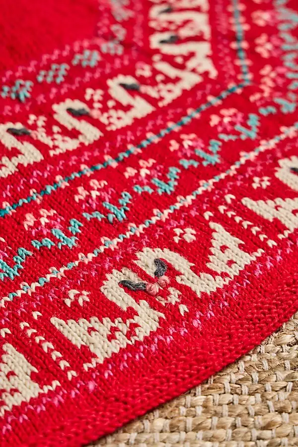 FRENCH KNOT Hand-knit Swan Print Tree Skirt