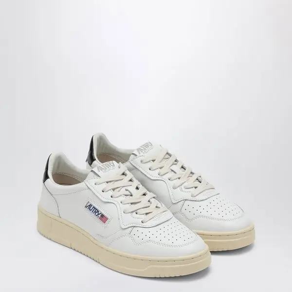 AUTRY Medalist Low Top Leather Sneakers - White