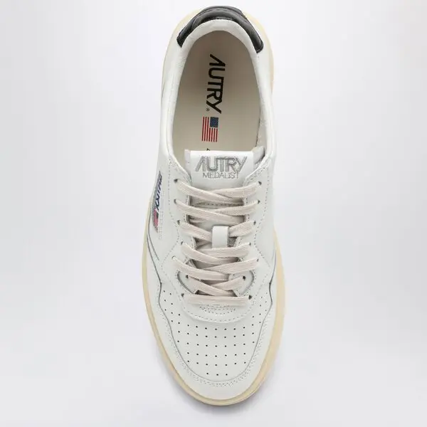AUTRY Medalist Low Top Leather Sneakers - White