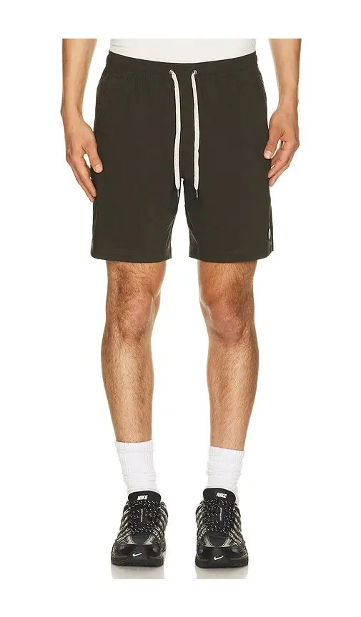 Vuori Kore Everyday Lined 7 Short In Green - Dark Oregano