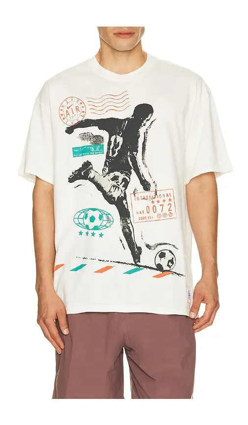 Nike Nsw Tee Lse Celeb Fb In Cream - Sail