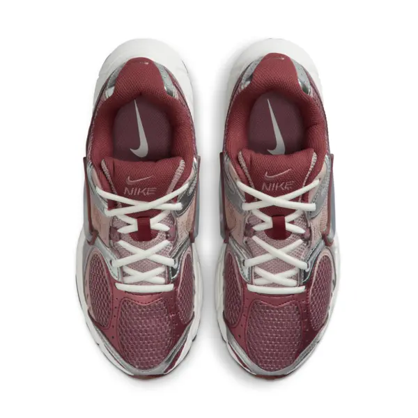Nike V5 Rnr Shoes With Reflective Accents